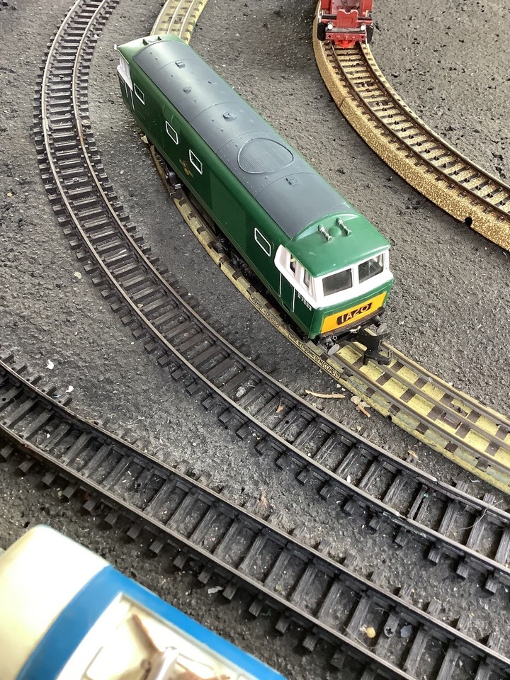 Hornby Dublo 3 rail Compatible Class 35 Hymek Diesel Loco BR Green ...