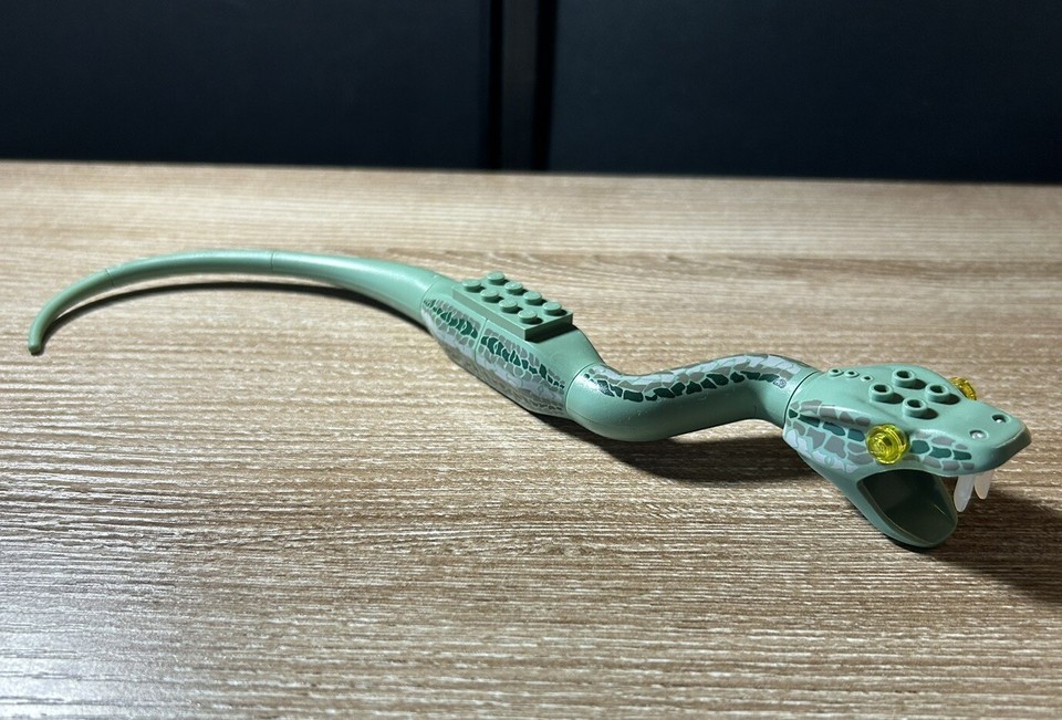 LEGO minifigure Basilisk from Harry Potter & Chamber Secrets #4730 glow ...