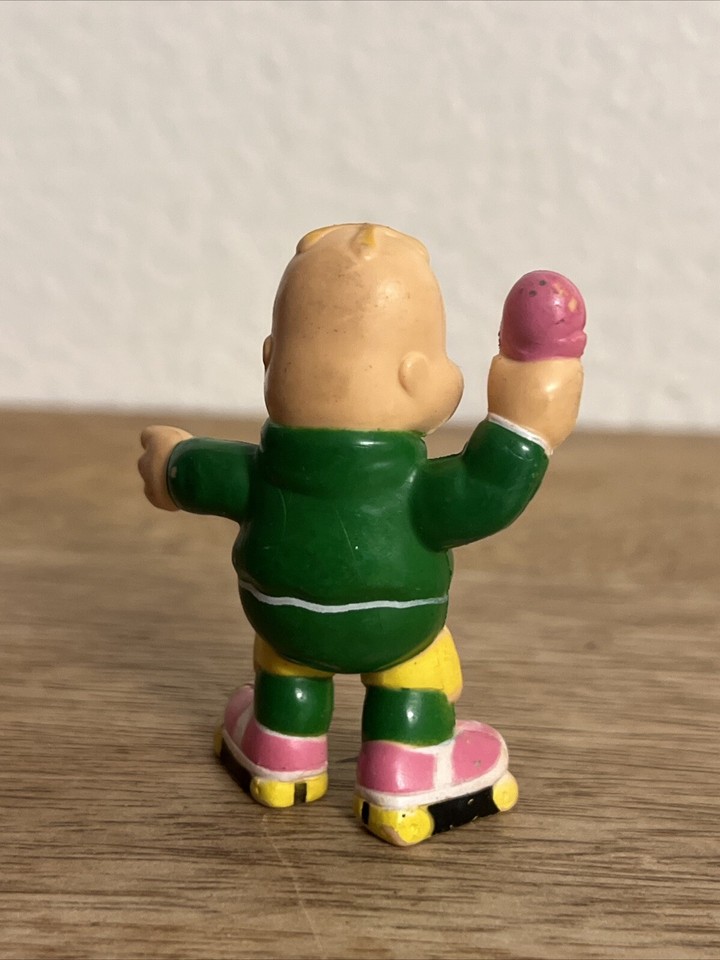 Theodore Chipmunk W/skates & Ice cream 2.5” Figure VNTG (1983) Plastic ...