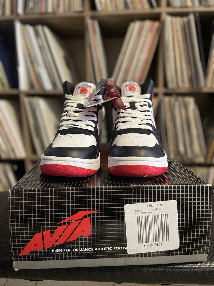 Avia 720 Size 11 Men "RED AND WHITE 'Hi Top Basketball Sneakers New ...