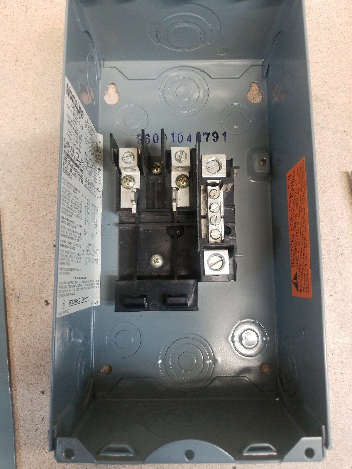 LOT OF 4 Square D HOM24L70F Load Center 70A 120/240V 1Ph 3W 2 Spaces 4 ...