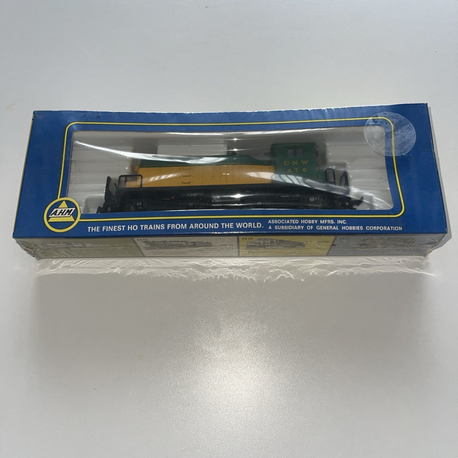 AHM Ho Scale EMD SW-1 CNW 5014B Green And Yellow Diesel Switcher | eBay