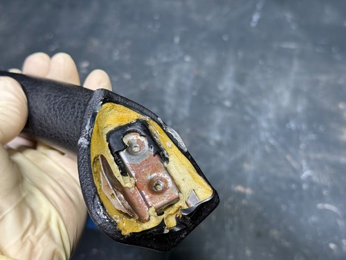 96-02 BMW Z3 INSIDE DOOR PULL HANDLE GRAB INTERIOR BLACK RIGHT ...