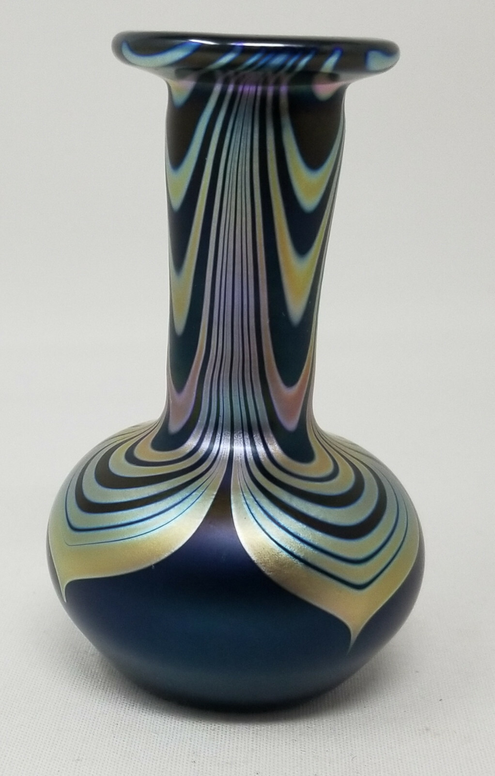 Stuart Abelman Glass Bud Vase 1986 Signed Iridescent Feather Design 4 ...