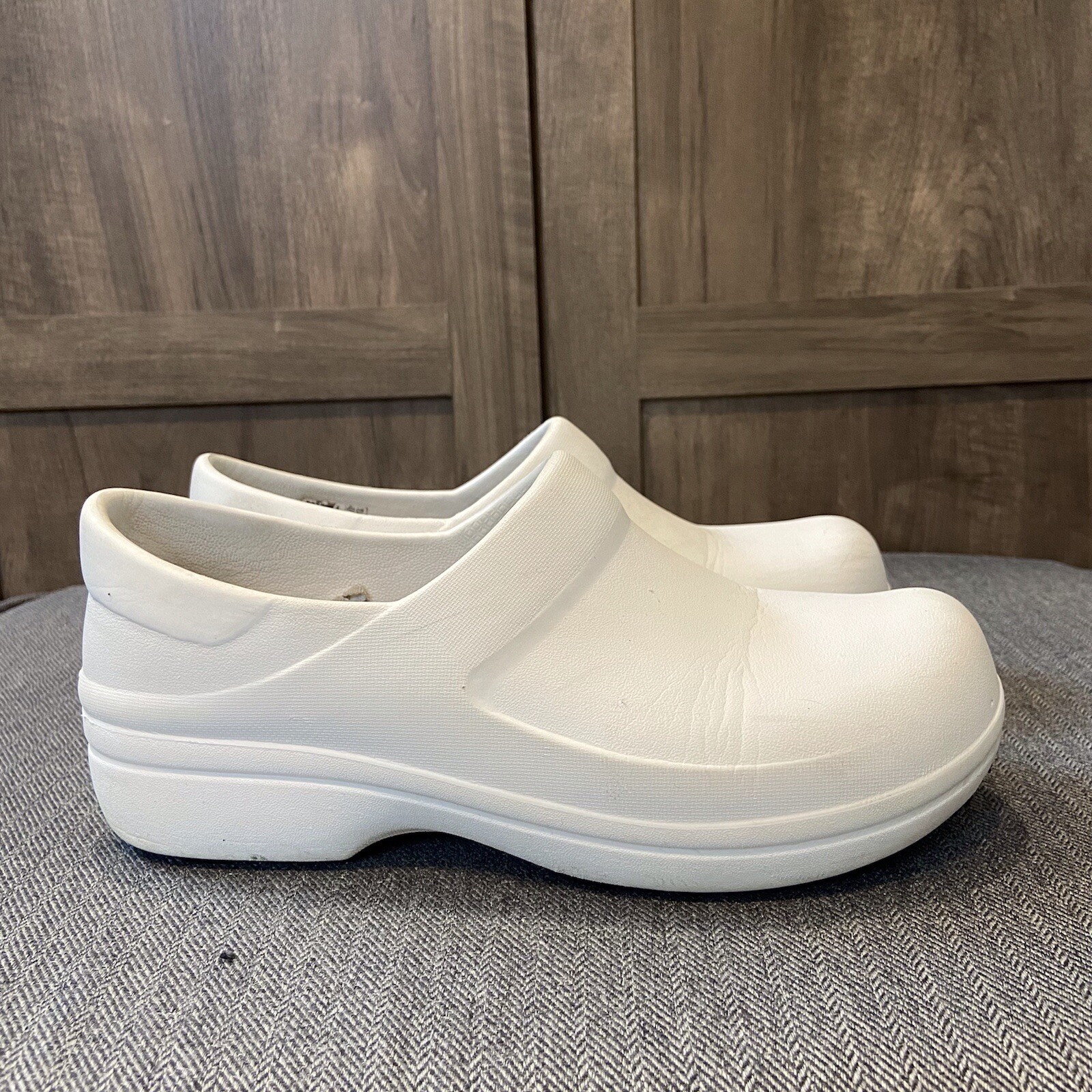 Crocs Womens Neria Pro II Clogs Dual Comfort Nursing … - Gem