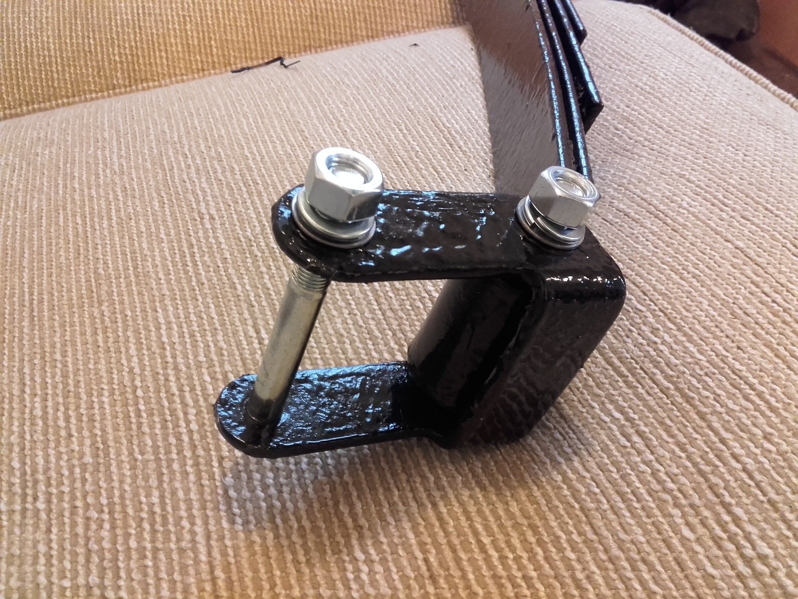 SUNBEAM ALPINE (TIGER) LEAF SPRING BUSH ZINC NUT AND BOLT 3 ¾" LONG x 1 ...