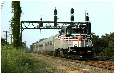 Virginia Railway Express Commuter Train RP39-C # V09 near Crystal City ...