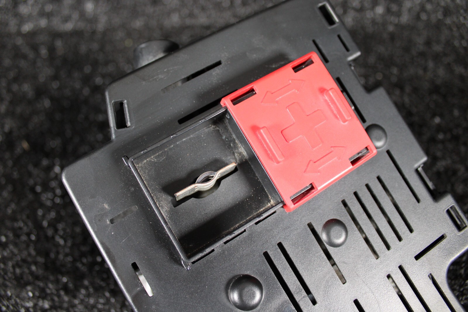 MERCEDES GLE GLS CLASS Engine Fuse Box Front A1675404428 2020 2024 W167 ...