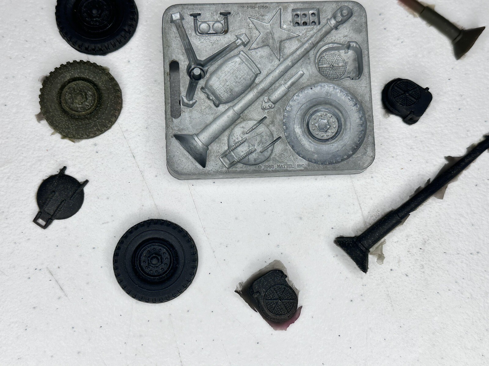 Vintage 1965 Mattel Creepy Crawlers Thingmaker Tank Mold With Original ...