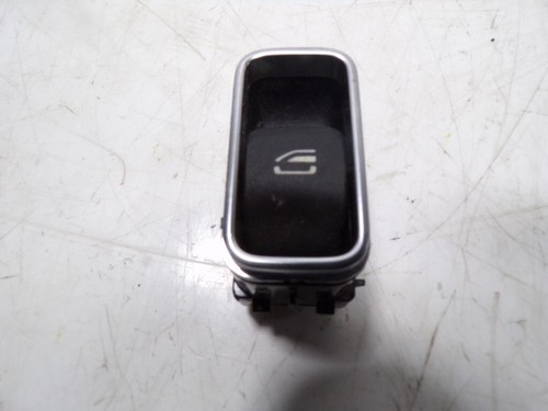 A16790502019051 COMMANDE DE LÈVE VITRE AVANT DROIT / A1679050201 ...