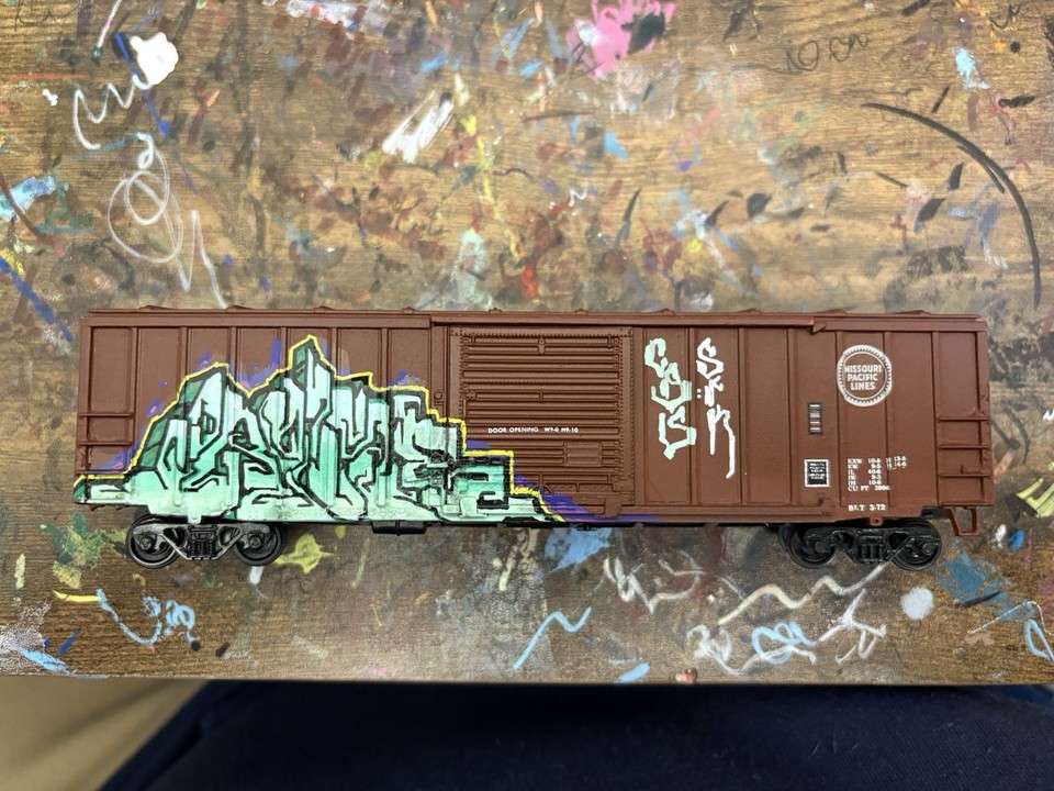 HO SCALE GRAFFITI BOISE CBS 228 BLUE TOP STICKERS STREET ART GRAFFITI ...