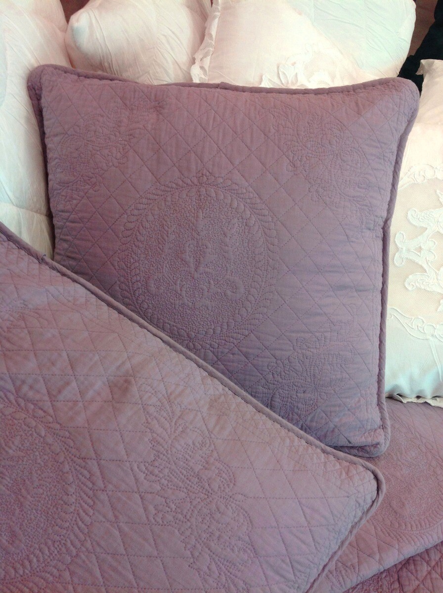 Angads Opal 100% Cotton Quilted Bedspread Set With Two Pillowcases in ...