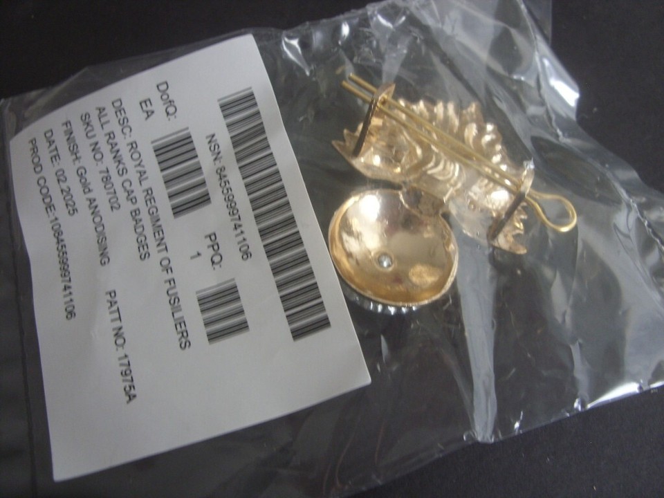 THE ROYAL REGIMENT OF FUSILIERS CAP BADGE & HACKLE BRITISH ARMY RRF ...