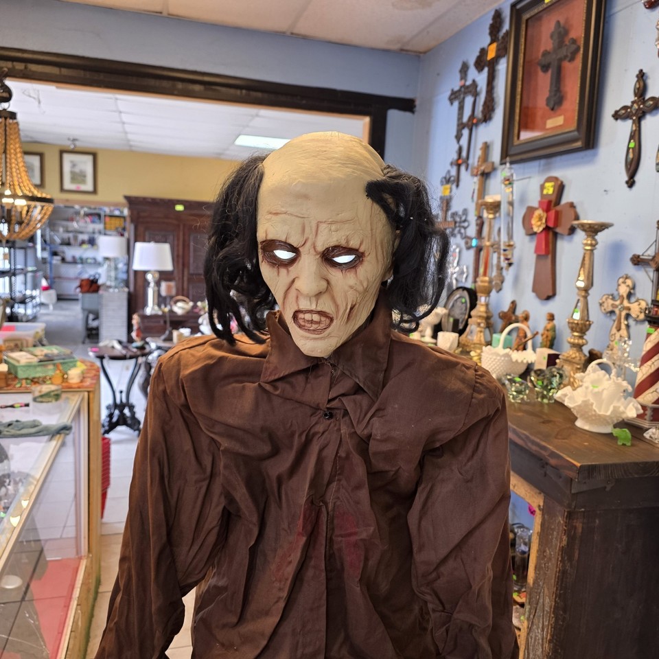 Convulsing Zombie by tekky toys Life Size | eBay