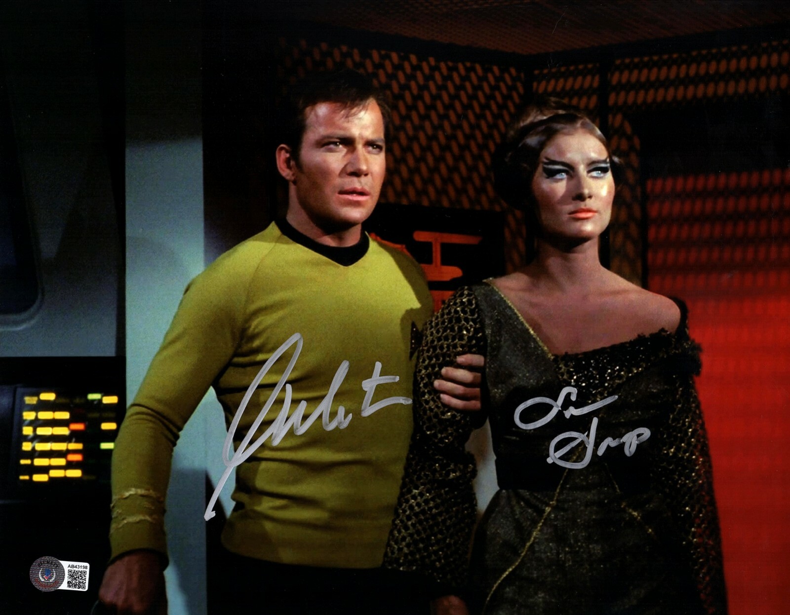 William Shatner Autographed Memorabilia | Signed Photo, Jersey ...