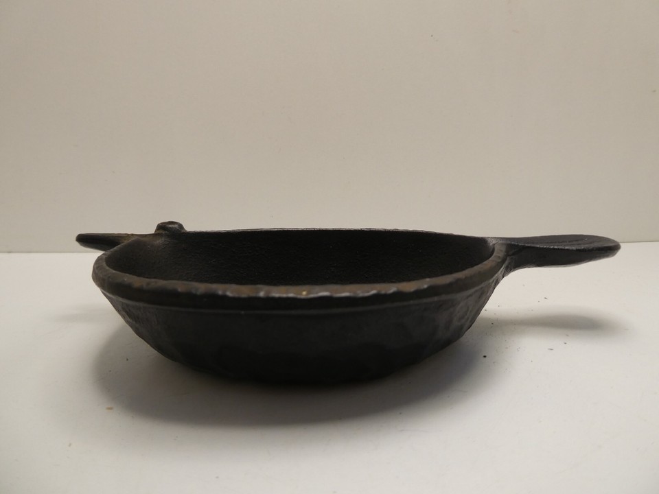 VINTAGE MID CENTURY BIRD DESIGN CAST IRON METAL DISH BOWL | eBay