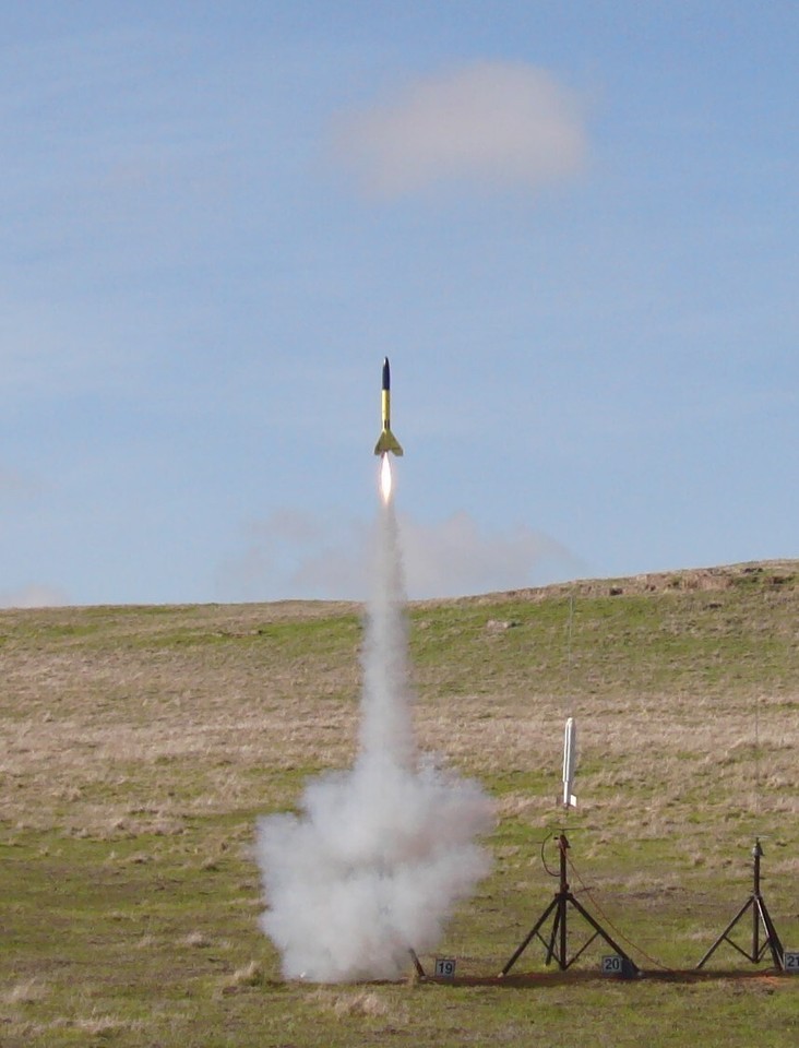 Upscale Scamp Model Rocket Kit, 30" tall, 2.2" dia., 29mm motor mount ...