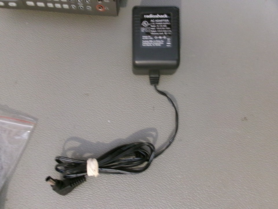 Radio Shack PRO-652 1800 CH. Analog/Digital Police/Fire/EMS Scanner-P25 ...