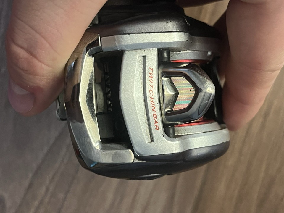 Daiwa Mega Force Twitchin’ Bar Twitching Bait casting Reel 7.1 100TSH ...