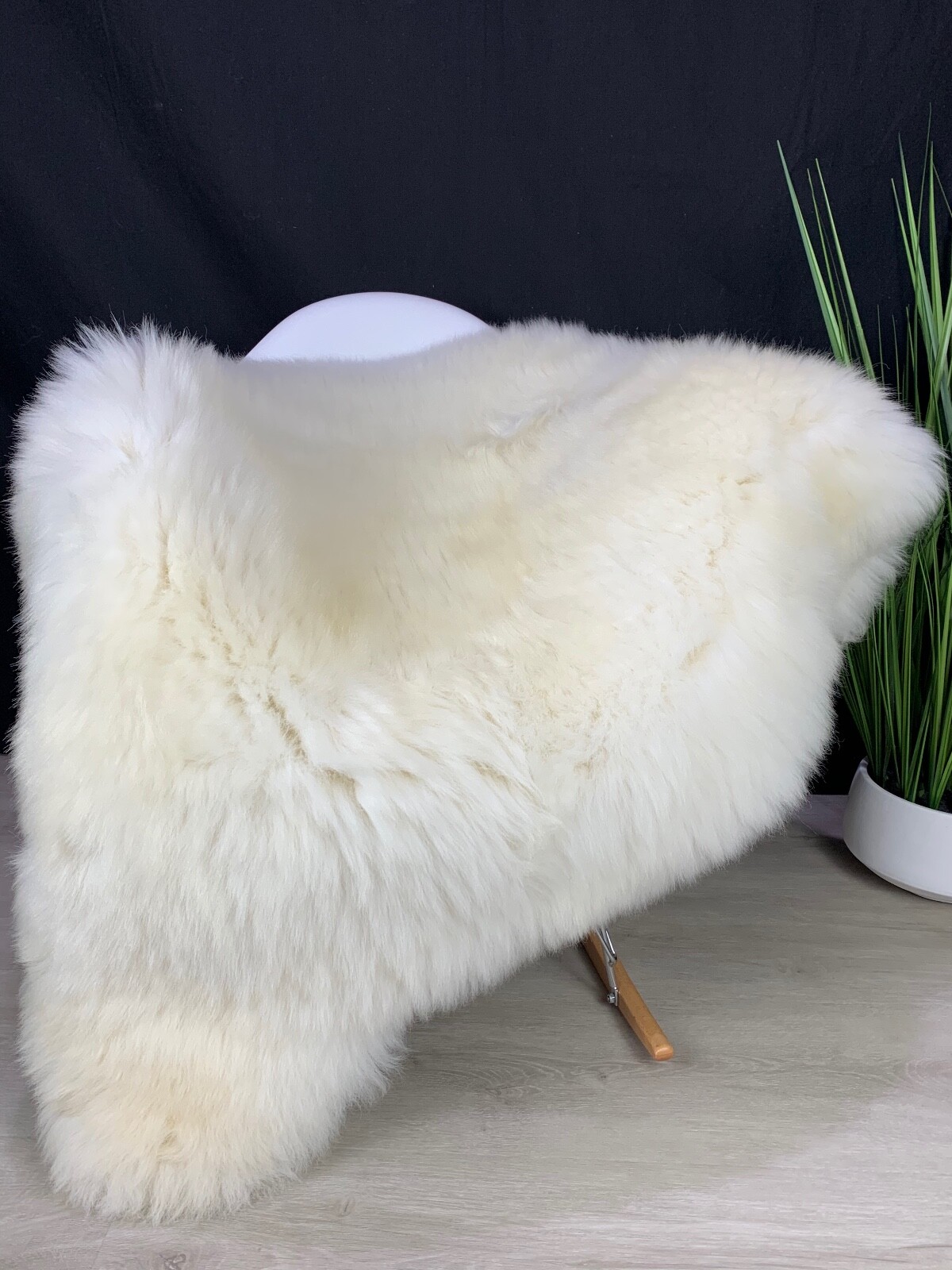 Cream White Sheepskin Rug Genuine Sheepskin Pelt / Eco Pets Friendly ...