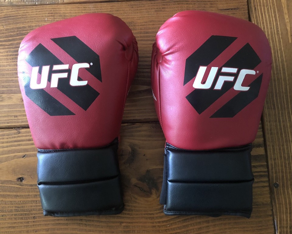 Official UFC Fight Gloves Size 14oz - MMA Fight Gear NWT - Never Used ...