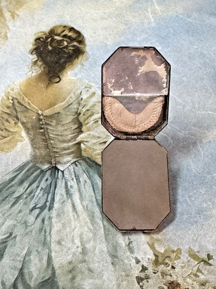 Tiny Antique Enamel Flapper Dance Compact Pendant Vanity Case Chic ...