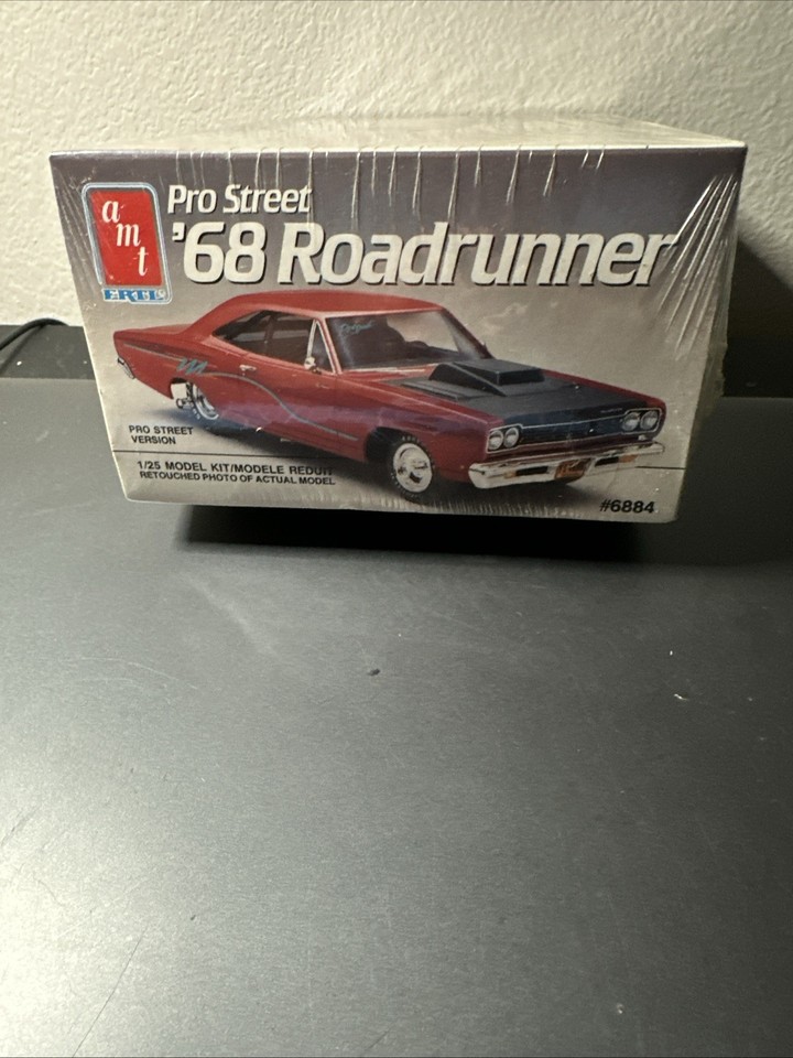 AMT ERTL Pro Street 68 Roadrunner Model Kit 6884 Factory Sealed 1/25 ...