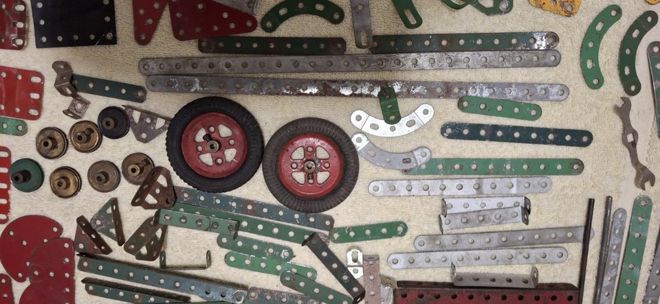 Job Lot of Vintage Meccano - Girders Wheels Axles Plates 2 Magazines ...