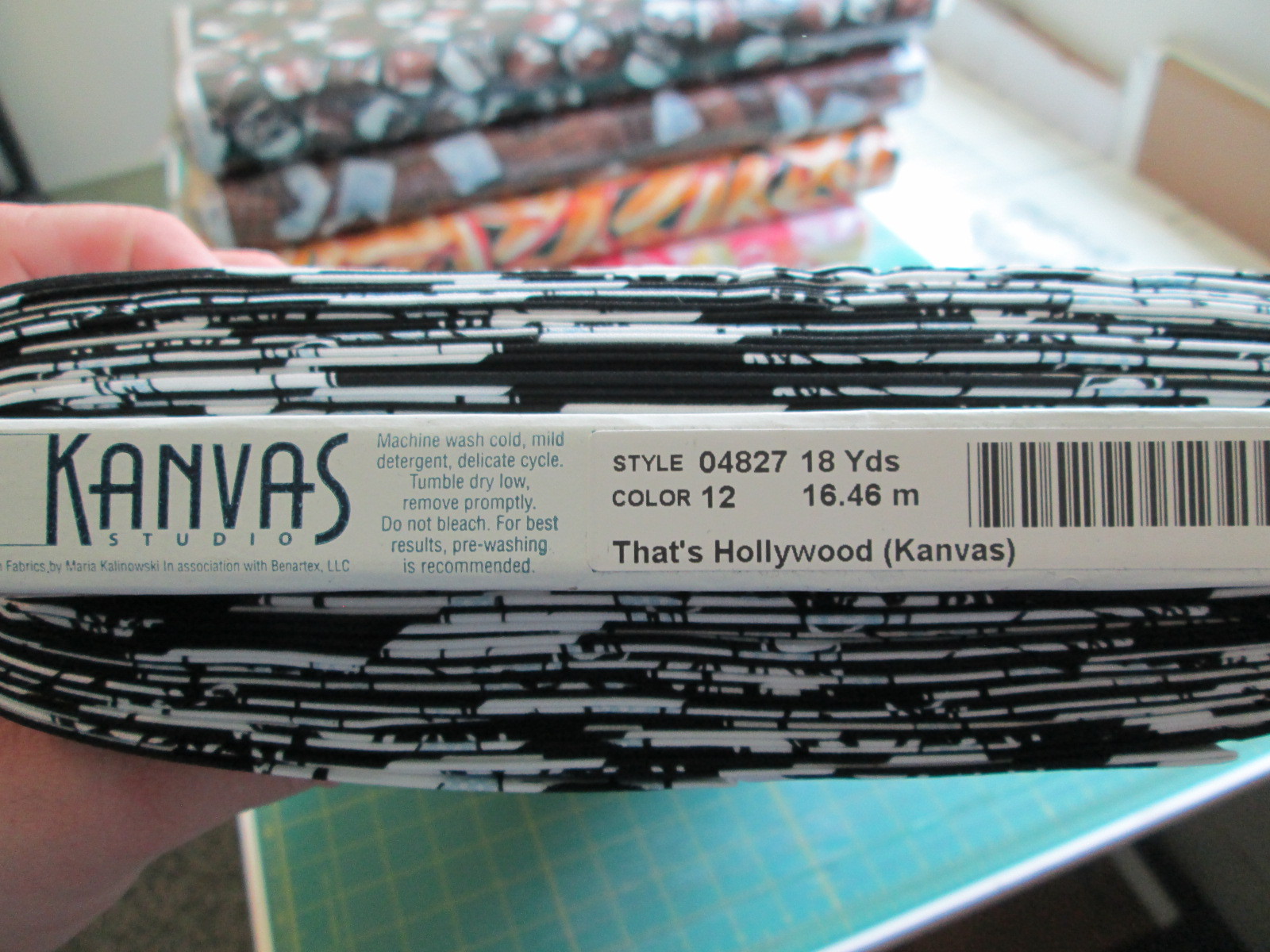 PIN UP GIRLS MOVIE STAR PINUP HOLLYWOOD FILM STAR BLACK COTTON FABRIC ...