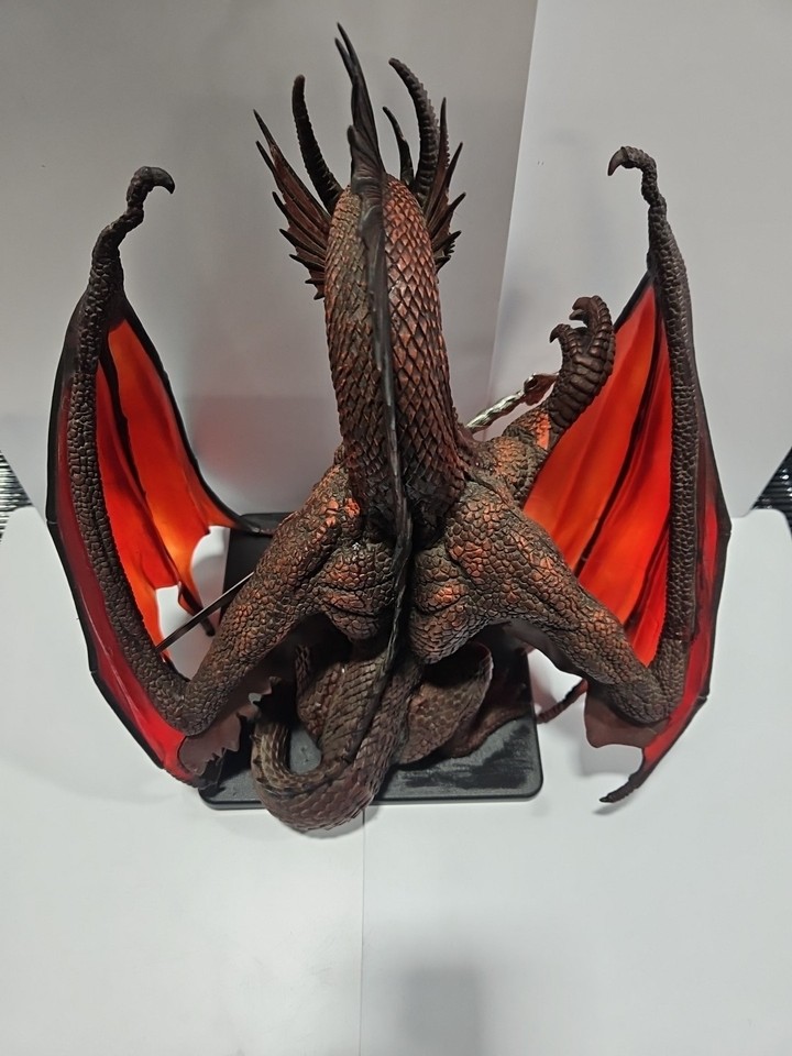 Dungeons & Dragons Icons Colossal Red Dragon Figure Limited Edition ...