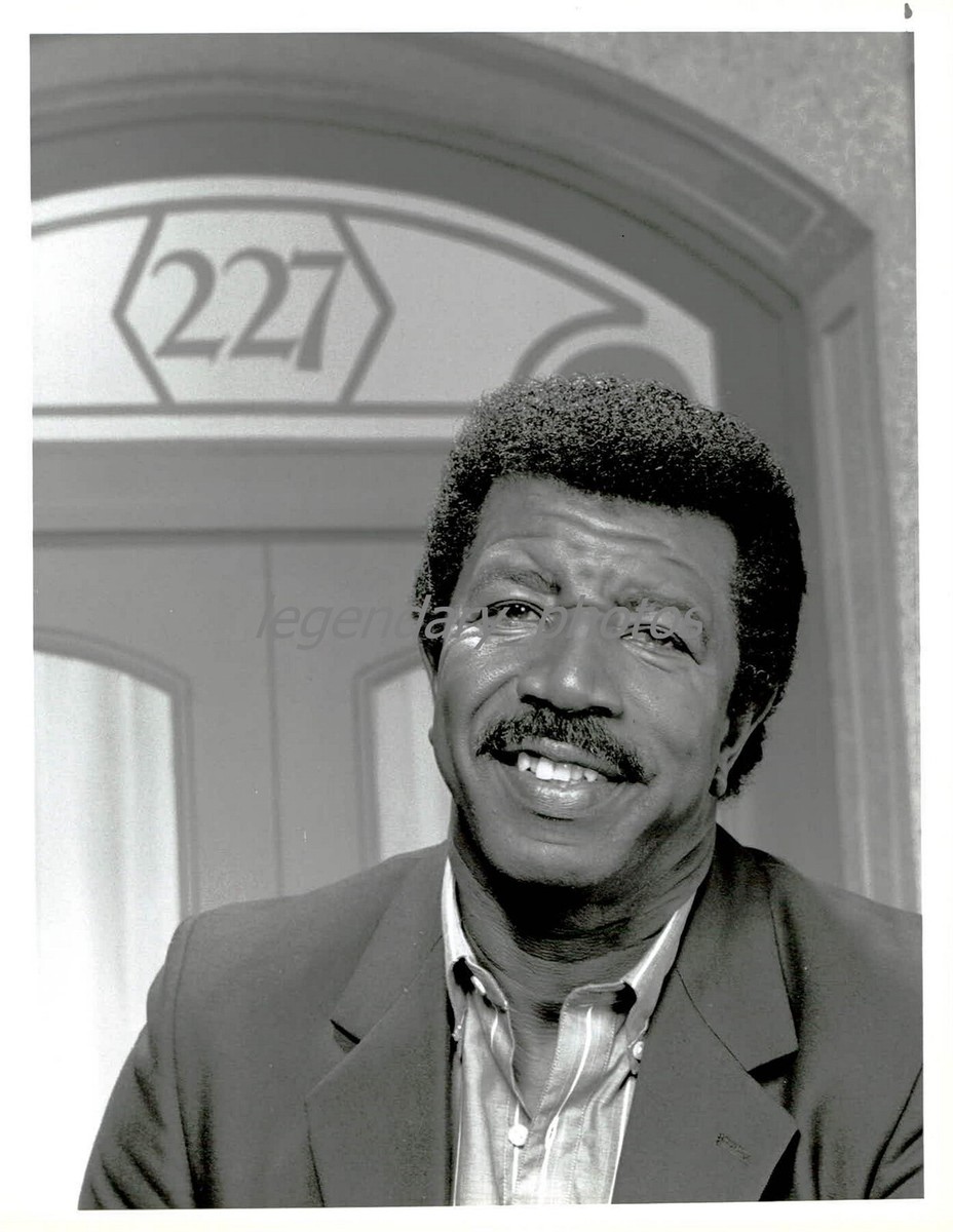 227 Sitcom Star Dies