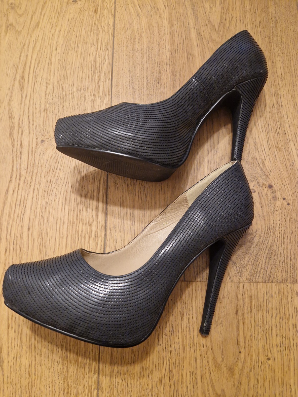 Graue wie Pailetten verzierte Plateau High Heels APART Gr 42 NeuWERTIG ...