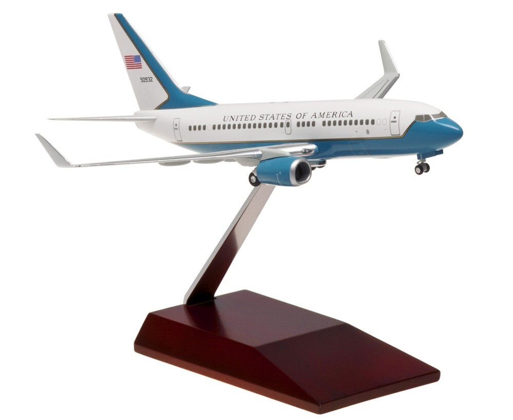 New! Hogan 10154 US Air Force C40C (737-700) #50932 - 1/200 scale model ...