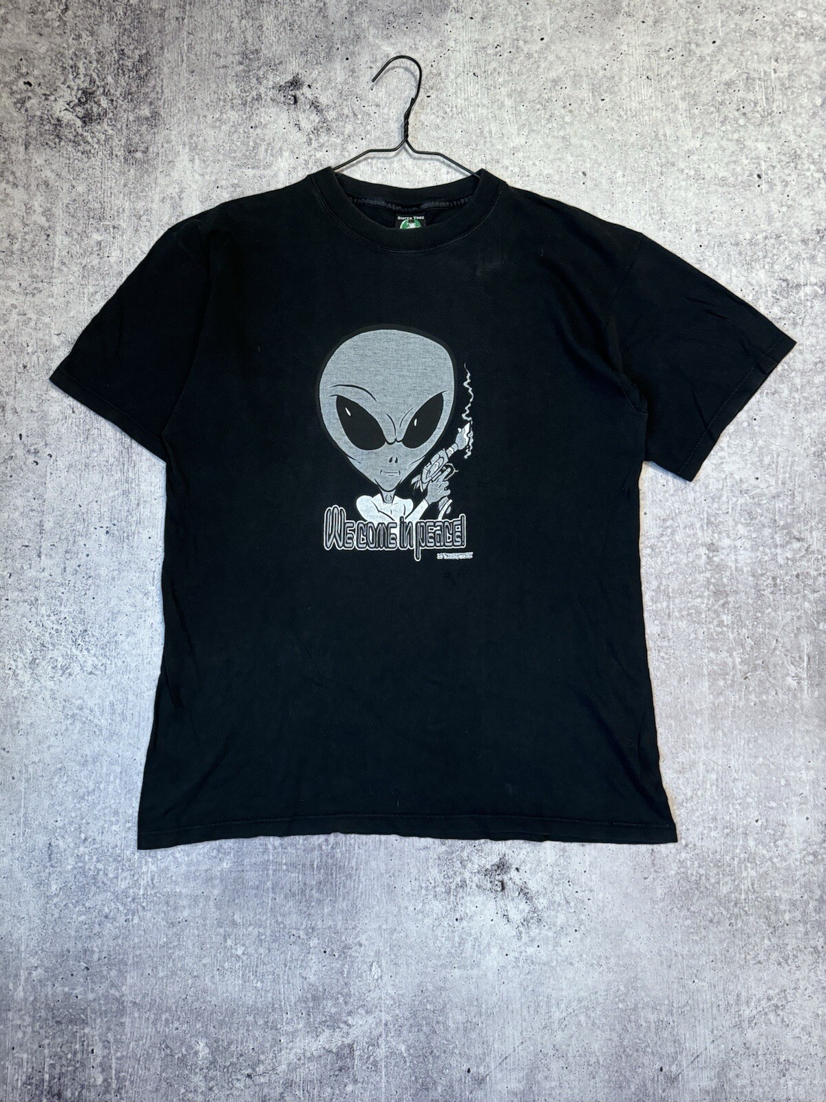 Vintage 1997 Alien Smoking Black y2k Humor T-Shirt si… - Gem