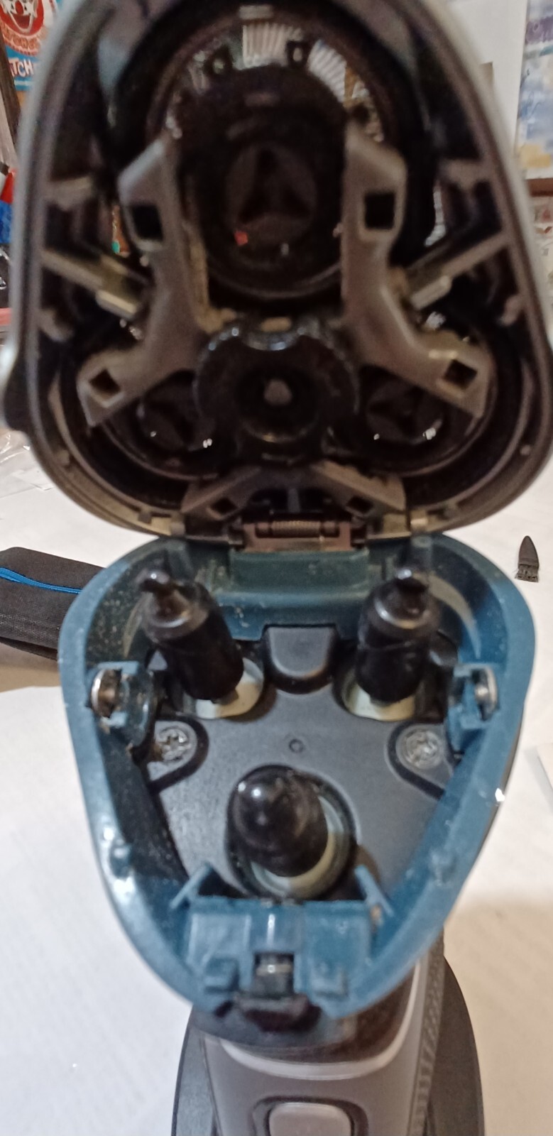 Philips Norelco Series 3000 Rechargeable | Grelly USA