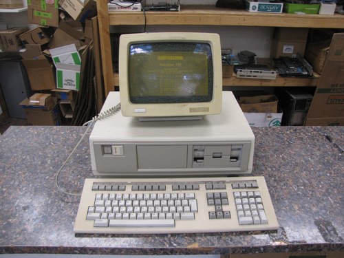 DEC Digital Rainbow Computer PC100-B2 w/VR201 Monitor & LK201 Keyboard ...