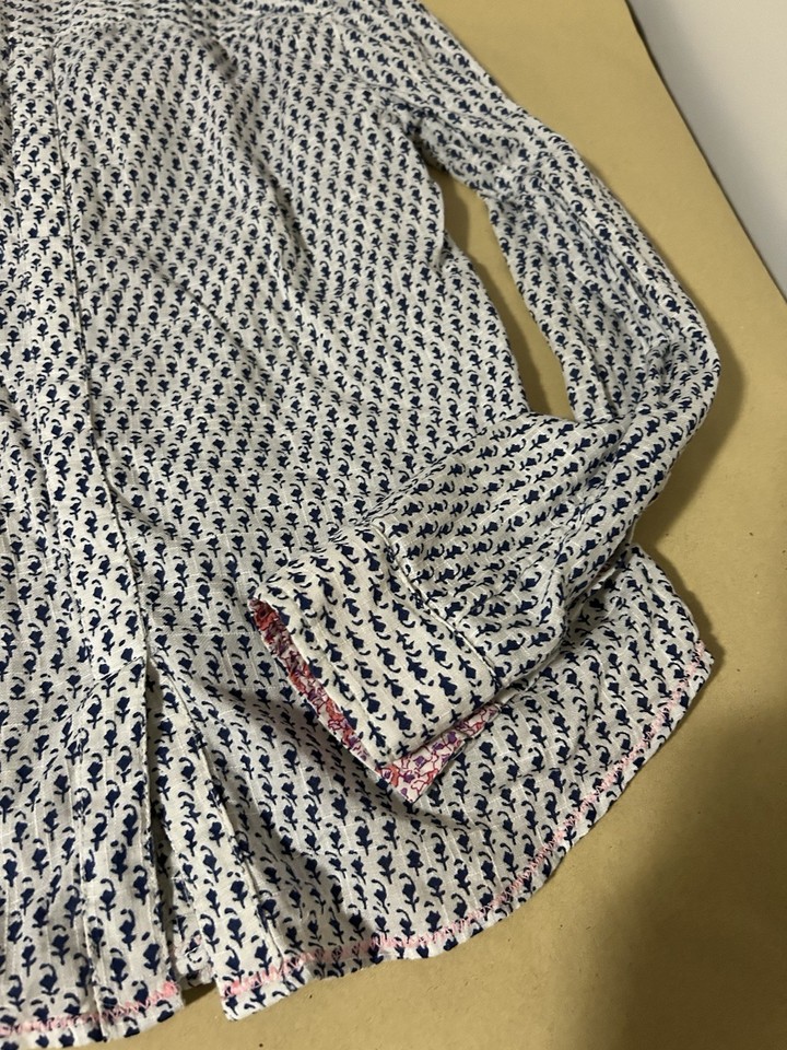 Holding Horses Anthropologie Blue White Tiny Floral Button Down Top ...