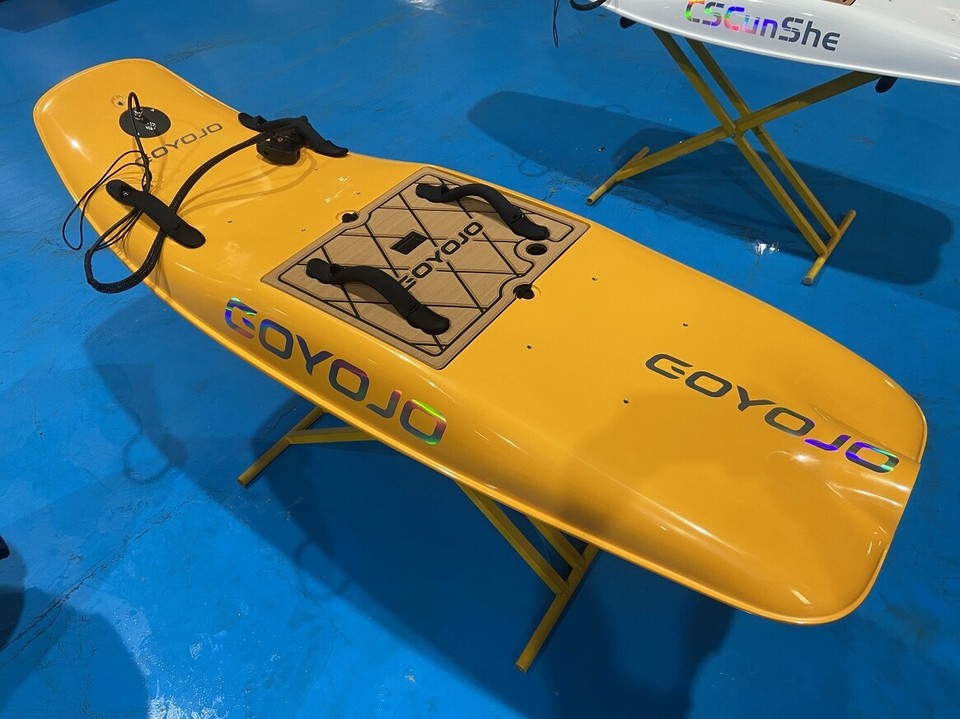 Jet Surfboard Electric Powered Paddle Board SurfBoard Spraying ...