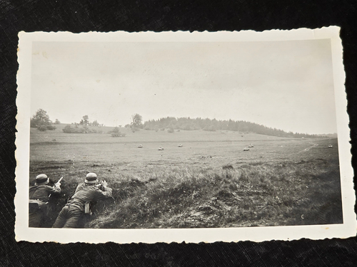 STEEL HELMET SOLDIERS TANKS IN THE FIELD WW2 WWII German Wartime ...