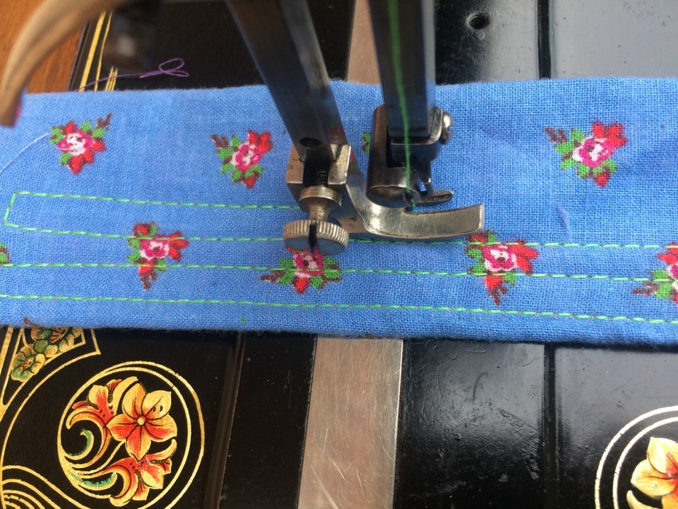 Beautiful Antique Frister & Rossman Handcrank Transverse Shuttle Sewing ...