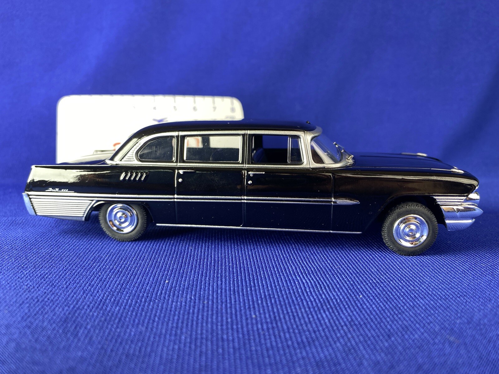 ZIL-111G USSR Russian Soviet Limousine Black Luxury Car 1:43 Scale ...