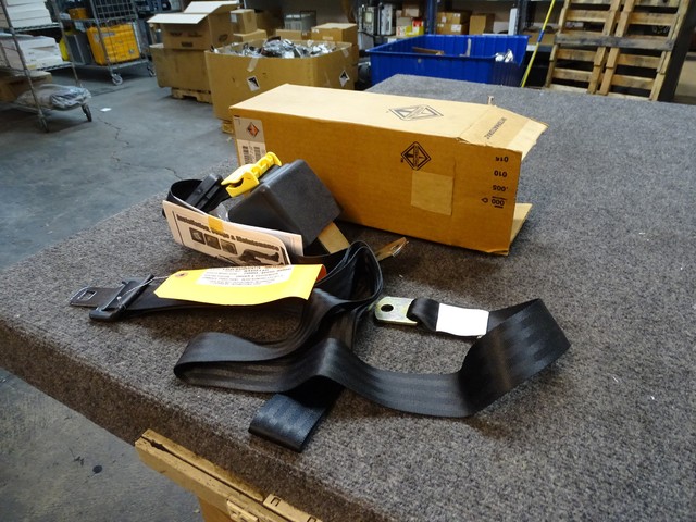 International Navistar Truck Safety 1684505C3 Seat Belt 3 Point Rls80 ...