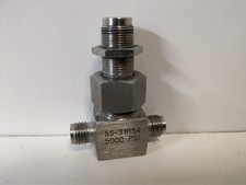Whitey Ss-43xf4 3-way 316 Stainless Steel 2500 PSI Valve for sale ...