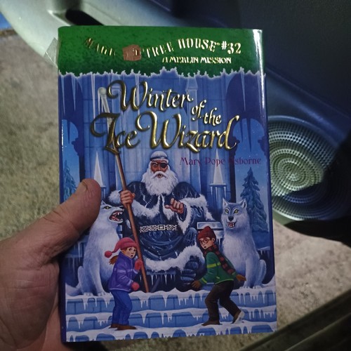 Magic Tree House: A Merlin Mission: #32 Winter of the Ice Wizard ...
