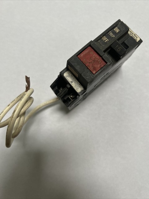 General Electric GE Type THQL GFCI Circuit Breaker Single Pole 15 Amp ...