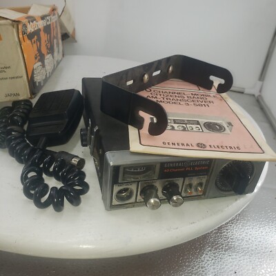 GE Mobile CB Transceiver 40 Channel Two-way Radio 3-5811 Model 3-5811B ...