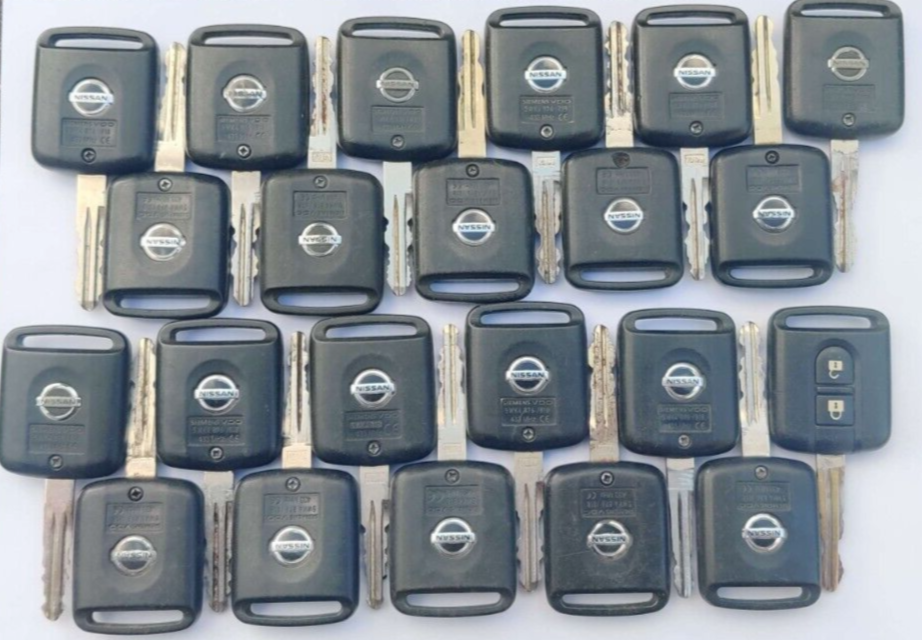 1 x GENUINE USED 2 BUTTON REMOTE KEY FOB for NISSAN MICRA NAVARA ...
