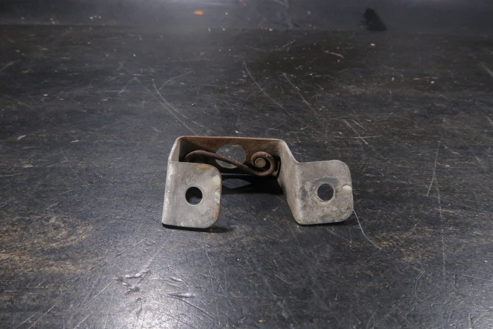 Beechcraft 35 Bonanza BE35 LH AFT Cowling Fastener Bracket 35-910238-8 ...