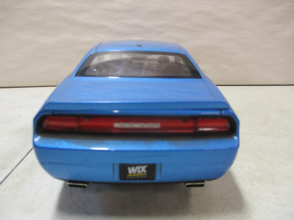 2009 Wix Filters Dodge Challenger RT 1/18 | eBay