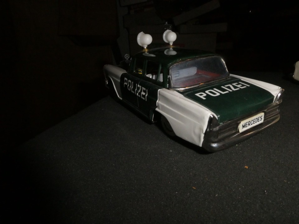 Ichiko mint Blech POLIZEI Mercedes Benz 220 SE mit Friktion 60ies Top ...